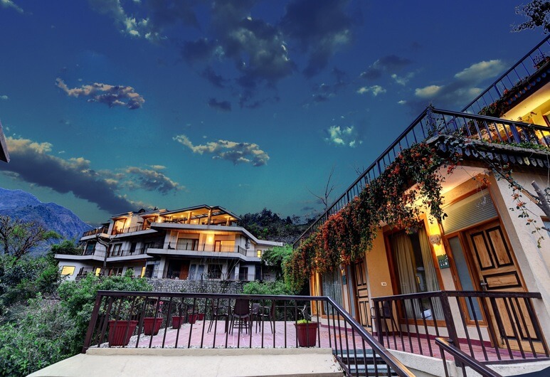 Raga On The Ganges - Mountain Resort at Rishikesh Uttarakhand